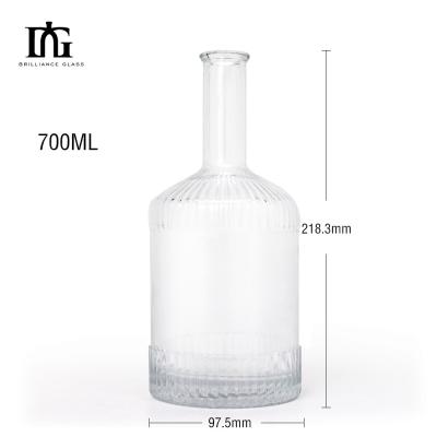 Cina 500 ml/700 ml Bottiglia di vetro trasparente di alto livello con tappo a vite in vendita