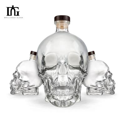 Cina Vetro trasparente a forma quadrata 750 ml Brilliance Luxury Custom Bottiglia vuota di whisky vodka in vendita