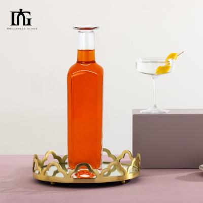 Cina 750ml 1000ml whisky rum gin tequila bottiglia di vetro con tappo di sughero e design elegante in vendita