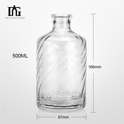 Cina Collare di vetro inciso Bottiglia di vodka da 500 ml con fondo spessa e design personalizzato in vendita