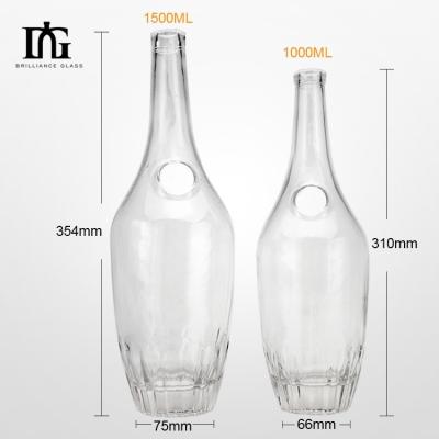 Cina Bottiglia di vetro personalizzata per liquori e bevande 100mL 180mL 400mL 700mL in vendita