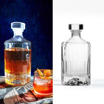 Cina Bottiglia di vetro di lusso vuota per liquori e bevande di 550 ml di capacità in vendita
