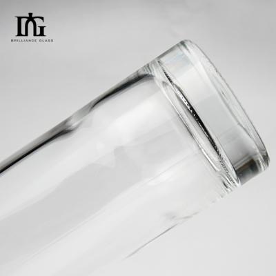 Cina Fornito gratuitamente Bottiglia di vetro vuota di 750 ml di alto pietra piatta spalla piatta con tappo a vite di sughero in vendita