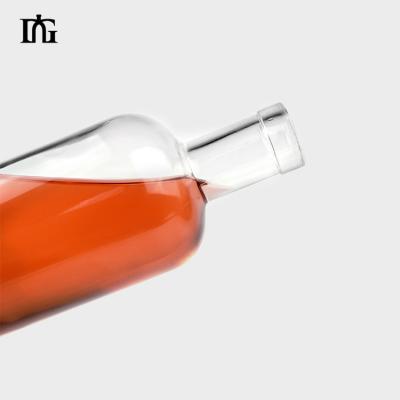 Cina 375 ml 500 ml 750 ml 1000 ml Bottiglia di vino di vetro con manipolazione di superficie incisa in vendita