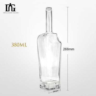 Cina Collare e materiale di base Vetro Disegno artistico speciale Bottiglia di vino in vetro con spazio 500ml 700ml 750ml in vendita