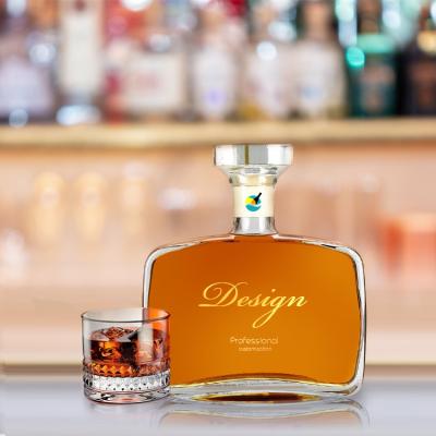 Cina 500ml 700ml 700ml Custom Clear Crystal Rum Gin Vodka Bottle per la bottiglia di vetro del liquore in vendita