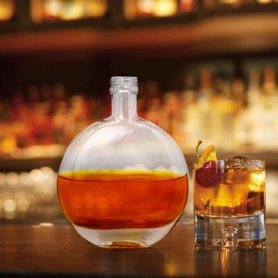 Cina Colletto di vetro su misura Bottiglia di vino piatta rotonda quadrata con tappo a sughero e vite 250ml 500ml in vendita