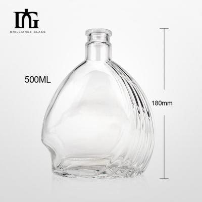 Cina Bottiglia di vetro di pietra di 500 ml per liquori di design personalizzato e tipo di sigillatura CORK in vendita