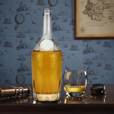Cina Gravatura in superficie di bottiglie di vetro manipolate per whisky di diverse capacità in vendita