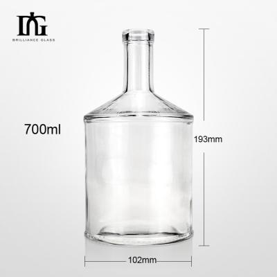 Cina 700 ml OEM/ODM Accettabile Hotsale Vodka Brandy Vino surgelato Bottiglie di vetro con sughero in vendita
