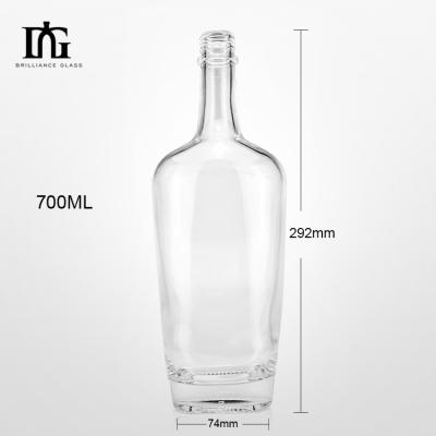 Cina 250 ml/500 ml/700 ml/750 ml bottiglie di vetro personalizzate di vodka whisky gin con tappo a vite in vendita