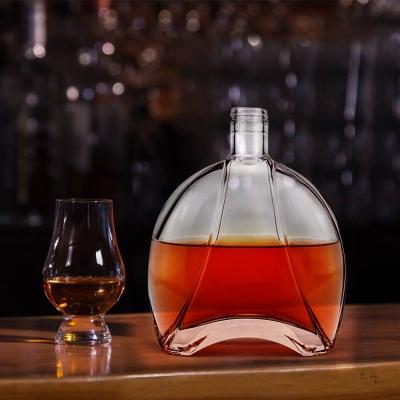 Cina Bottiglia di vetro vuota per alcolici 700 ml Tipo di sigillatura CORK campione fornito gratuitamente in vendita