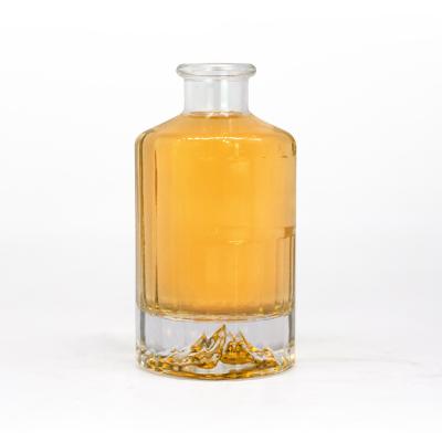 Cina Acceptabili bottiglie OEM/ODM di liquori per vodka, whisky, rum, gin, brandy in diverse dimensioni in vendita