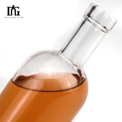Cina OEM/ODM Accettabile Bottiglie di vetro trasparente da 500 ml a 700 ml per liquori in vendita