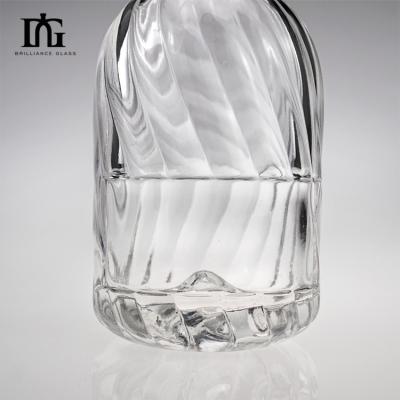China 250 ml/500 ml/700 ml/750 ml Capacidade Gravação Superfície de manuseio Garrafa de vidro para Whisky Vodka à venda