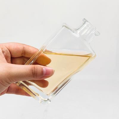 China Glasfles met schroefdeksel van 700 ml voor drankjes Te koop