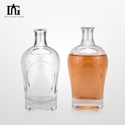 Cina 500 ml 700 ml 750 ml Vodka vuota chiara Alcol Gin Rum Tequila Whiskey Whisky Bottiglia di vetro con sughero in vendita
