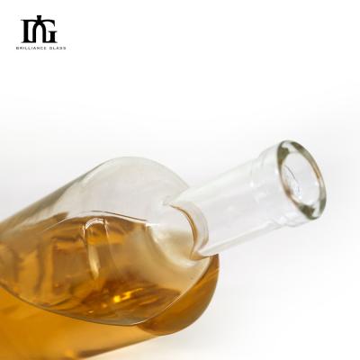 Cina Whisky Gin Vodka Bottiglia di vetro quadrata con tappi 50cl 70cl 75cl Campione fornito gratuitamente in vendita