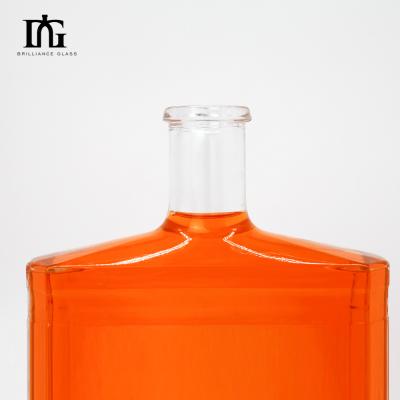 China Garrafa de licor de vidro 700 ml 750 ml Gin nórdico Whiskey 500 ml Vodka Spirits Garrafa para vinho à venda