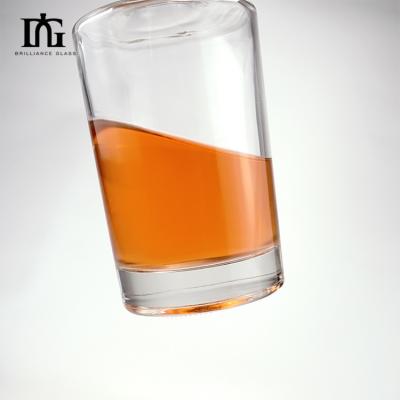 中国 カスタムパッケージ 700ml 透明ウイスキーガラス 750ml 1000ml 1Lのための丸いガラスボトル 販売のため
