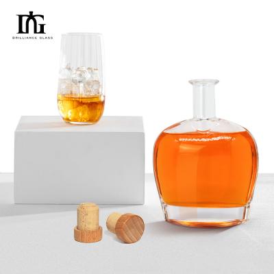 China 250 ml/500 ml/700 ml/750 ml capaciteit Glas drank flessen met op maat gedrukt Te koop