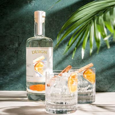 Cina 500 ml 750 ml di whisky bianco vuoto gin vodka bottiglia di vetro per liquori e bevande in vendita