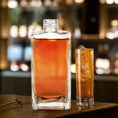 China 330 ml de garrafa de vidro de impressão de transferência de calor para personalização de licores e bebidas à venda