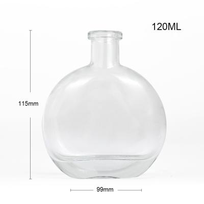 Cina Bottiglia di vetro di 500 ml incisa per liquori di gin e brandy in forma unica in vendita