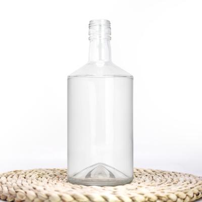 Cina Bottiglia di vetro trasparente trasparente per bevande alcoliche Tipo di sigillamento CORK OEM/ODM Accettabile 700ml in vendita