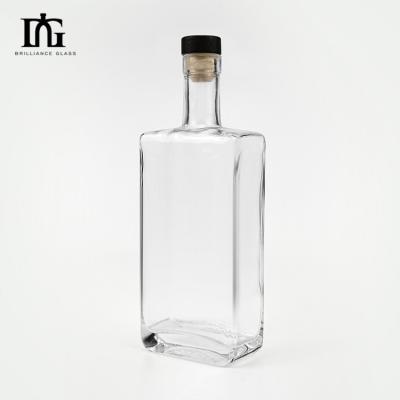 Cina Tipo di tenuta CORK 500 ml 700 ml Bottiglia di vino in vetro vuoto quadrato chiaro per vodka whisky in vendita