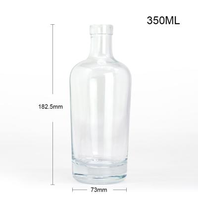 Cina 250ml/350ml/500ml/550ml/650ml/700ml/750ml Forma quadrata Decal Artigianato Bottiglia di gin Vetro in vendita