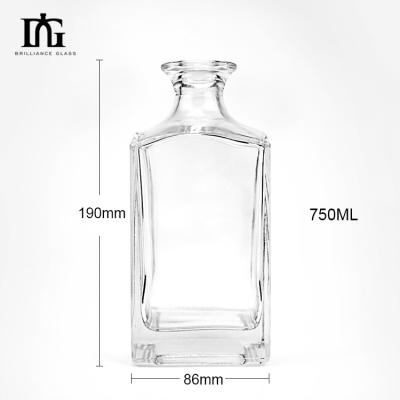 China Colar de vidro Gravação Whisky Vodka Brandy Gin Botelha 50ml 350ml 500ml 700ml 750ml à venda