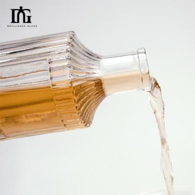 China OEM/ODM Acceptable Clear 750ml Spirit Liquor Bottle with Spraying Printing Handling for sale