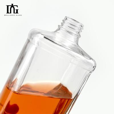 Cina 500 ml di vetro a forma di montagna Spray color liquore vodka gin whisky tequila bottiglia spirit rum in vendita
