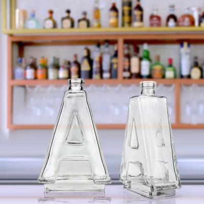 Cina Materiale del corpo Vetro Unico Custom A Shape Vetro trasparente Bicchiere 500ml 700ml in vendita