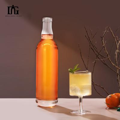 Cina Materiale del corpo Vetro 750 ml 500 ml Whiskey Gin Bottiglia di whisky per bevande e profumi in vendita