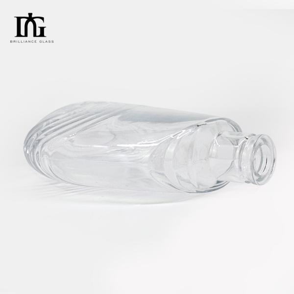 Quality 750ml Glass Clear Round 700ml Glass Spirit Bottles for Whisky and Brandy TJ008 for sale