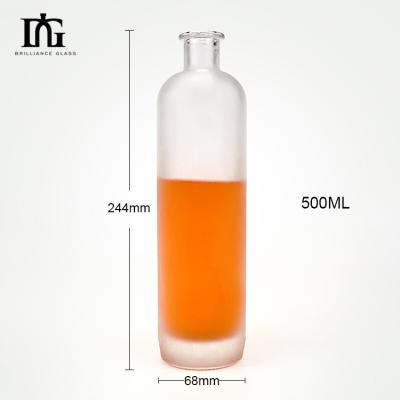 Cina Bottiglie di vodka brandy liquore con il logo del cliente accettabile 500 ml di vetro rotondo chiaro in vendita