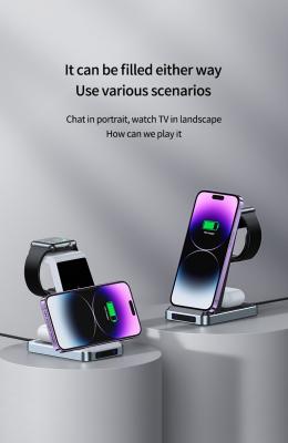 Cina Cellphone Earphone Smart Watch 3 in 1 Wireless Charging Station with 5V Power Output in vendita