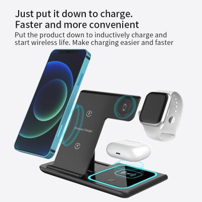 Cina 3 In 1 Wireless Charging Station For IPhone 14 13 12 11/Pro/Max Private Mold in vendita