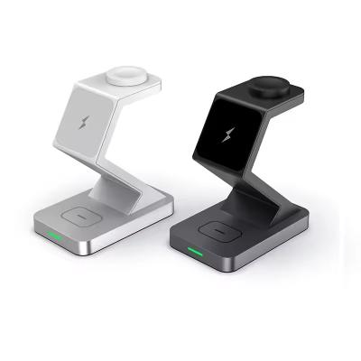 China 500PC Free Logo Service 3 In 1 Charging Station With Magnetic Wireless Charger Pad for sale