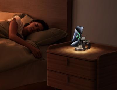 China ABS-Schnelle 4 In 1 Ladestation Klappbare Nachtlichtlampe Qi Magnetische Ladung zu verkaufen