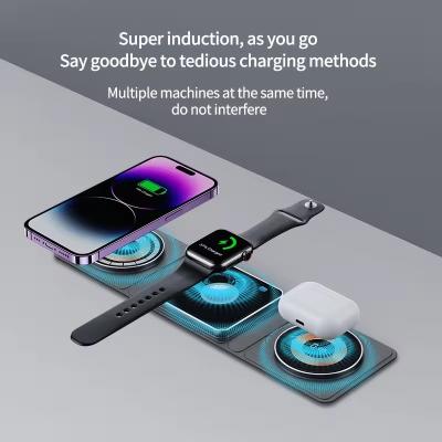 中国 黒色 15W 最大出力 ポータブル電話用の3イン1の折りたたむワイヤレス充電器 販売のため
