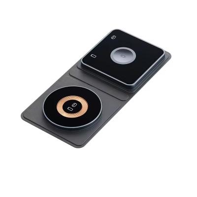 China Carregamento rápido de 15W 2 em 1 Carregador sem fio dobrável com função QC3.0 e design magnético à venda