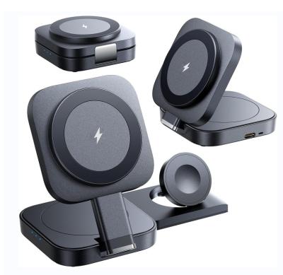 China Carregador sem fio magnético de molde privado 3 em 1 para fones de ouvido Smart Watch à venda