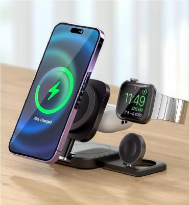 China Carregador sem fio magnético de molde privado 3 em 1 para fones de ouvido Smart Watch à venda