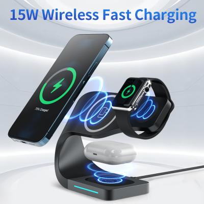 Cina Protezione inclusa 15W 4 in 1 caricabatterie magnetica wireless per iPhone iWatch e Airpods in vendita