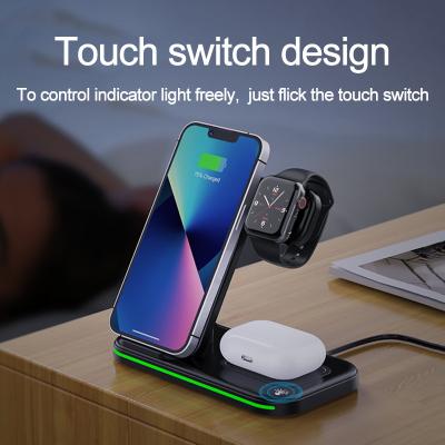 Cina 15W di ricarica rapida multifunzione 3 in 1 pieghevole caricabatterie senza fili Stand per Iphone 15 14 13 11 Pro Max in vendita