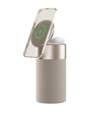 Cina Caricabatterie wireless 3 in 1 con altoparlante HD BT e luce calda a LED QC3.0 Funzione di uscita 5W/7.5W/10W/15W in vendita