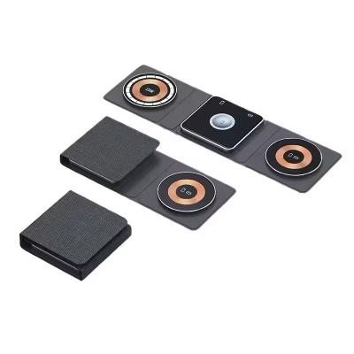 China Opvouwbare magnetische draadloze oplader 3 in 1 voor telefoonoplaadstation Te koop